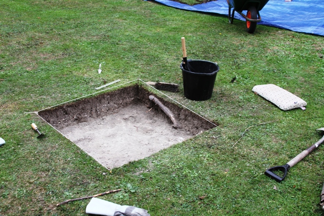 Test Pit 30 - Bury Farm, 42 North End | 2013 Test Pit Project ...